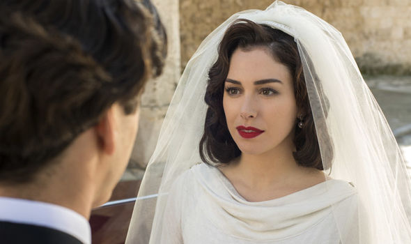 cable-girls-alba-lipstick-1 – nida chowdhry